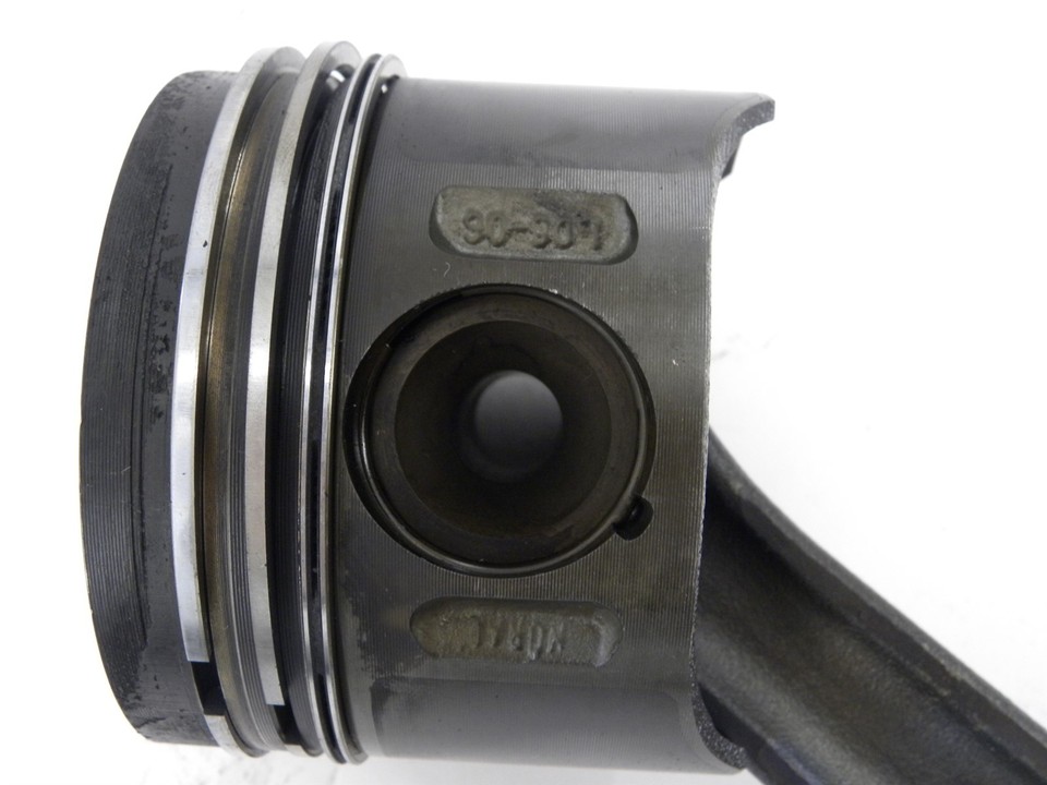 Complete Set of 5 Pistons and Connecting Rods for 02-06 Sprinter 2500 ...