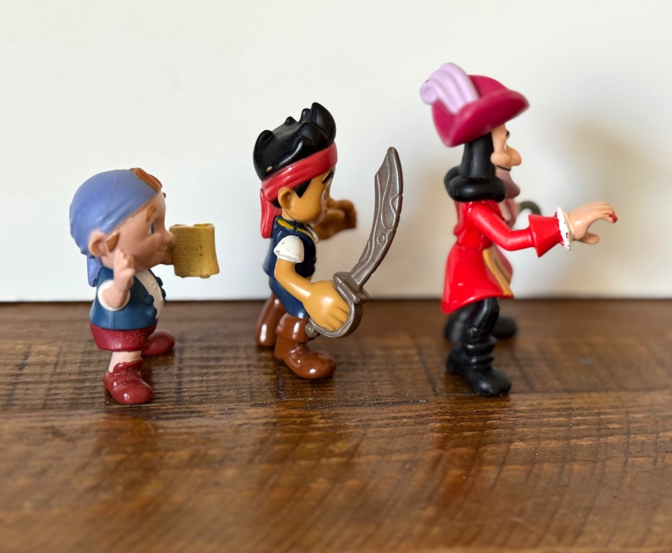 Disney’s Jake and the Neverland Pirates Captain Hook & Izzie Figures | eBay