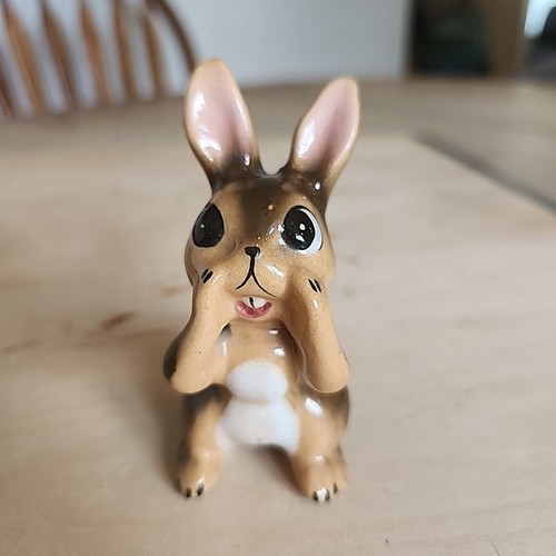 Vintage Ceramic Brown Kitchsy Bunny Rabbit Smiling Suprised Figurine ...