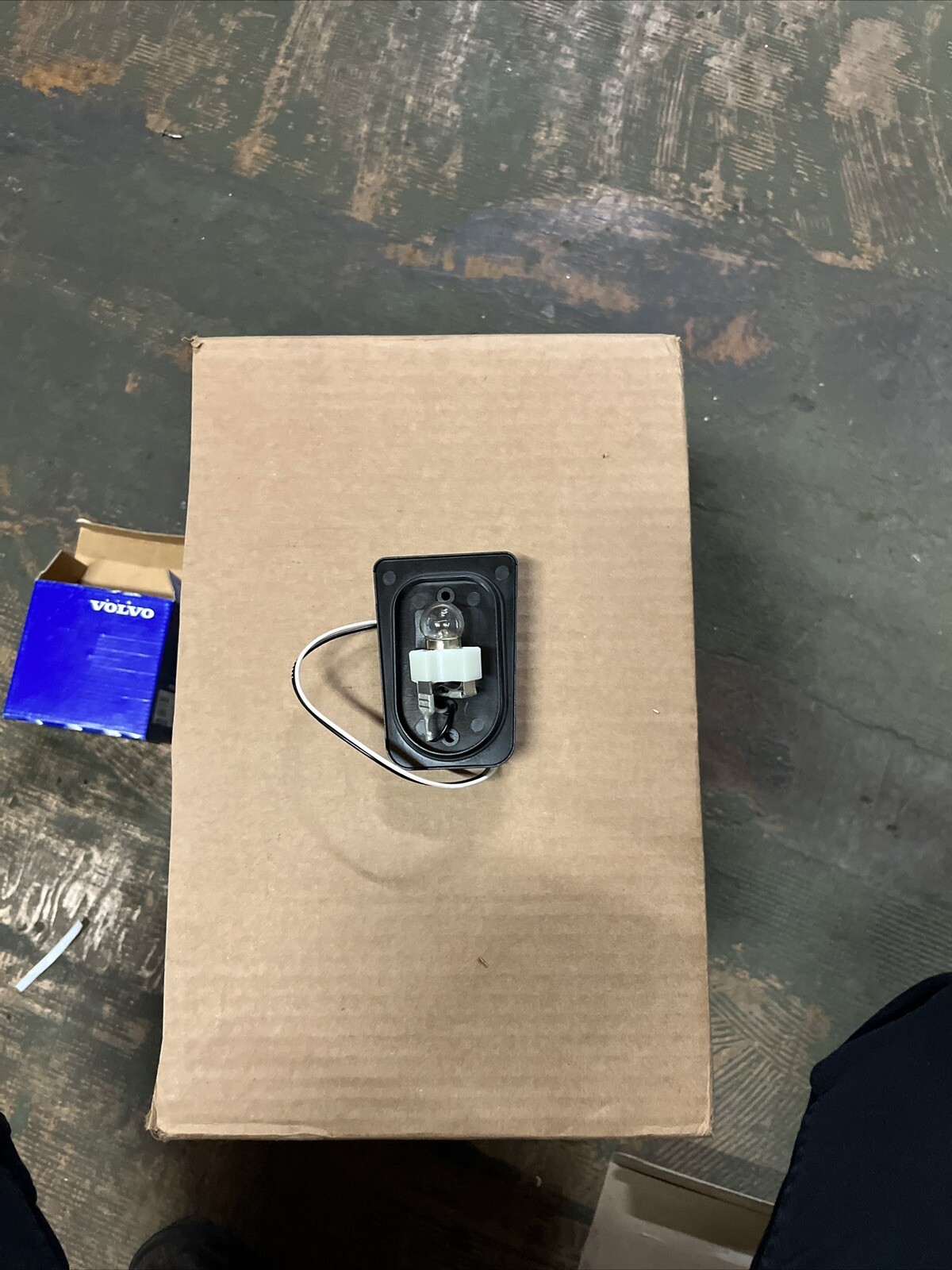 Genuine Volvo Truck Cab Marker Light Base Assembly 20409784 | eBay