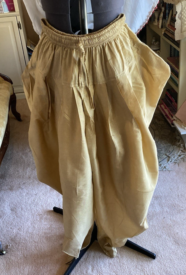 Renaissance Medieval Saracen Woman Traveler Warrior Genie Harem Pant ...