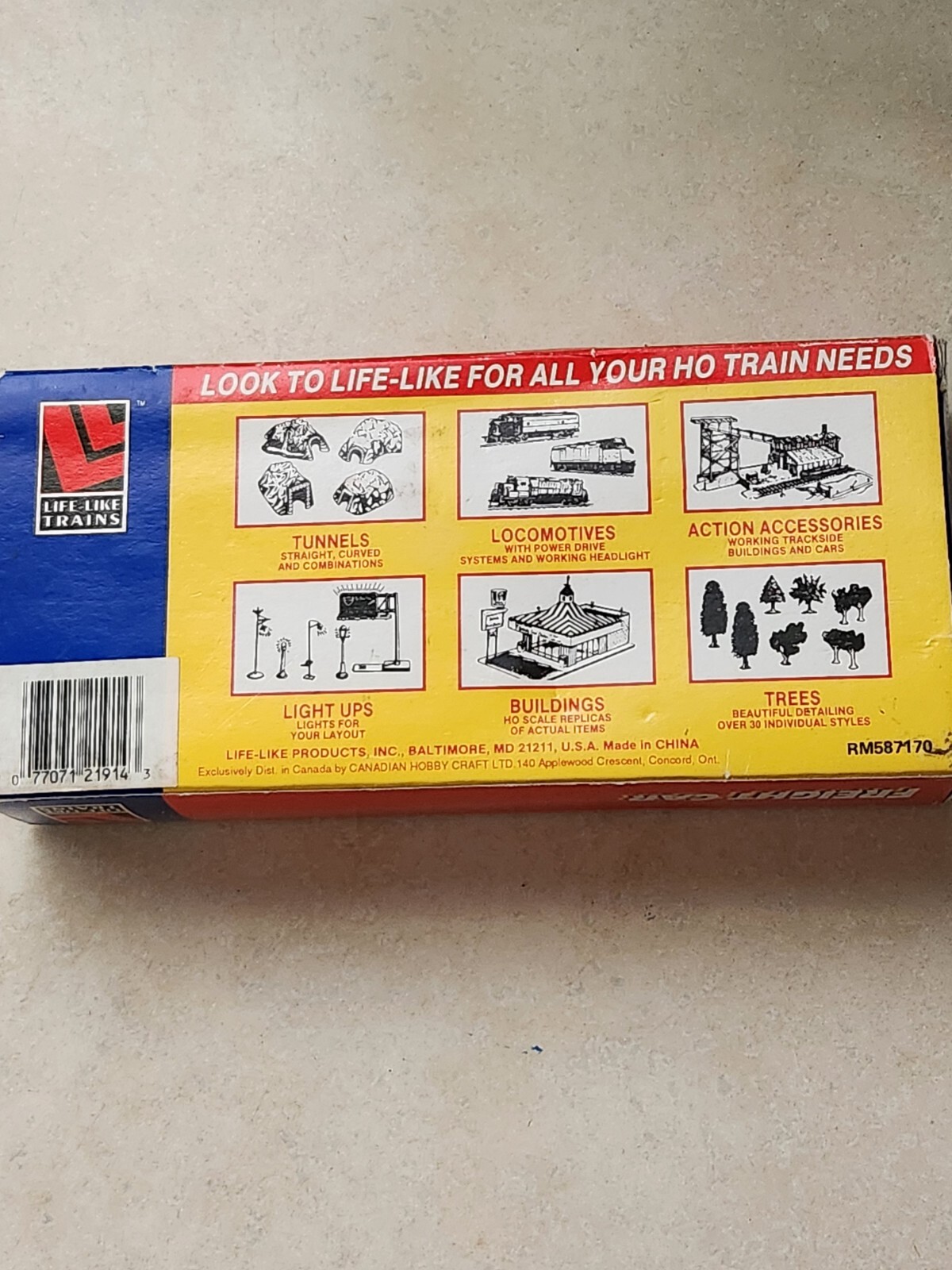 HO Scale, Life-Like Trains HO Scale-21914 40' Box Car-MEC #25143 in ...