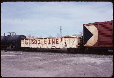 BH.B13.SOO86 Original Slide SOO Line Gondola #63472 at Calgary, AB 1981 ...