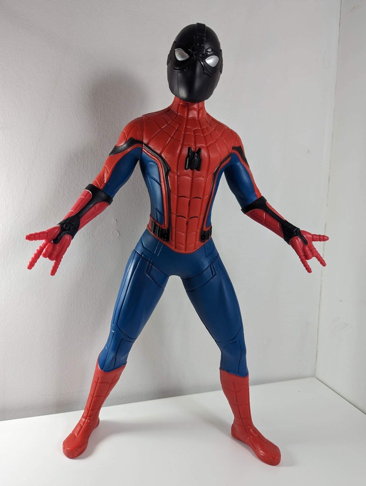 Spider-Man Far from Home Deluxe 13-Inch Marvel Figure With Sound TESTED ...