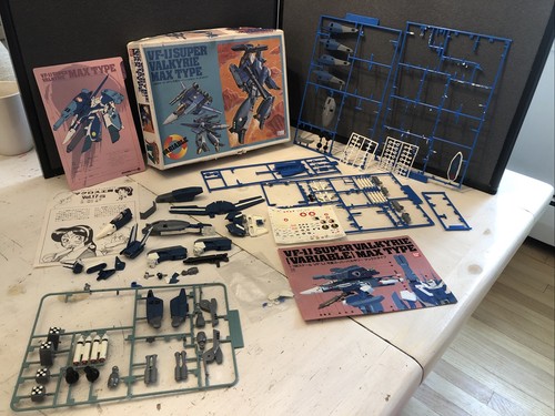 Vintage MACROSS SUPER VALKYRIE MAX TYPE Model Kit 1:100 Scale 1985 ...