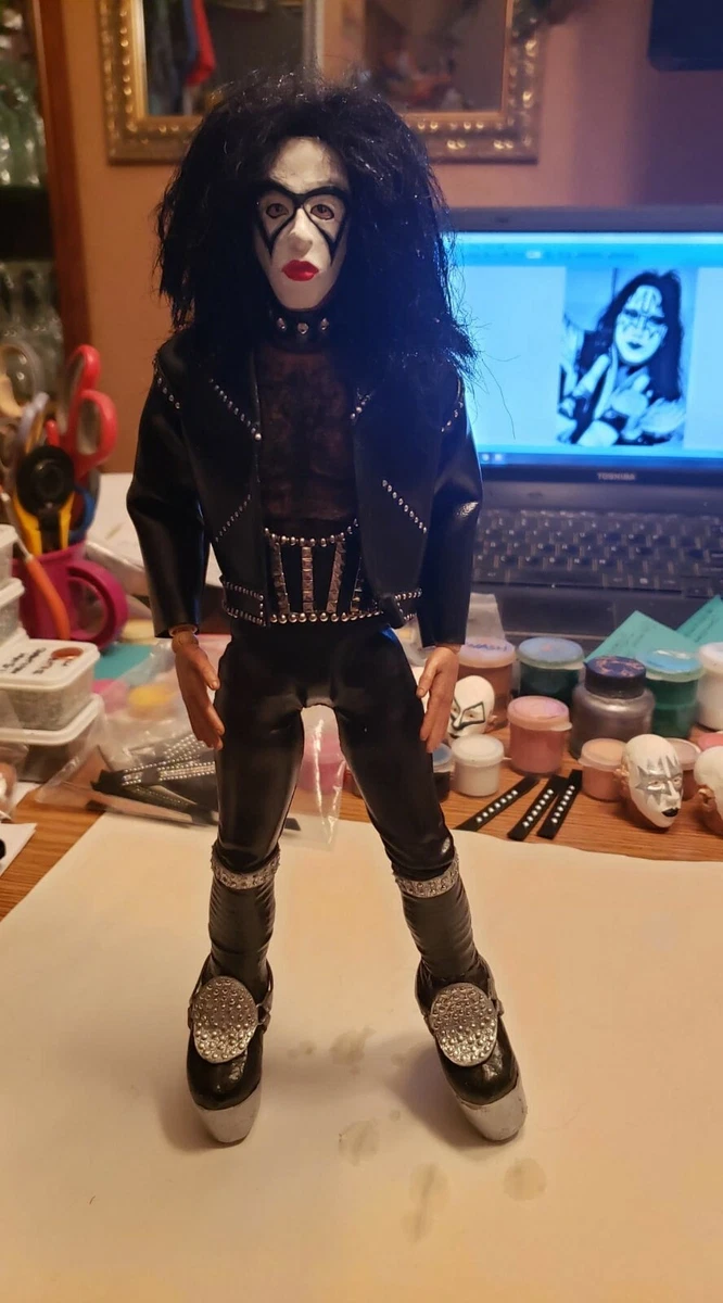 Paul Stanley Bandit Makeup
