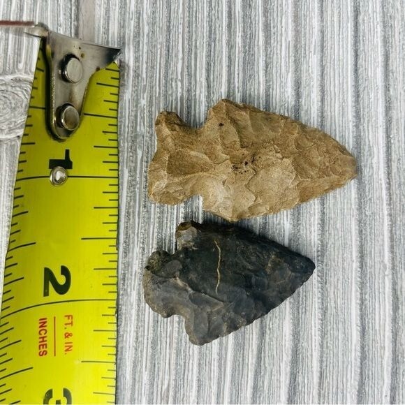 Vintage arrow head / arrow point rock decoration historical item rock ...