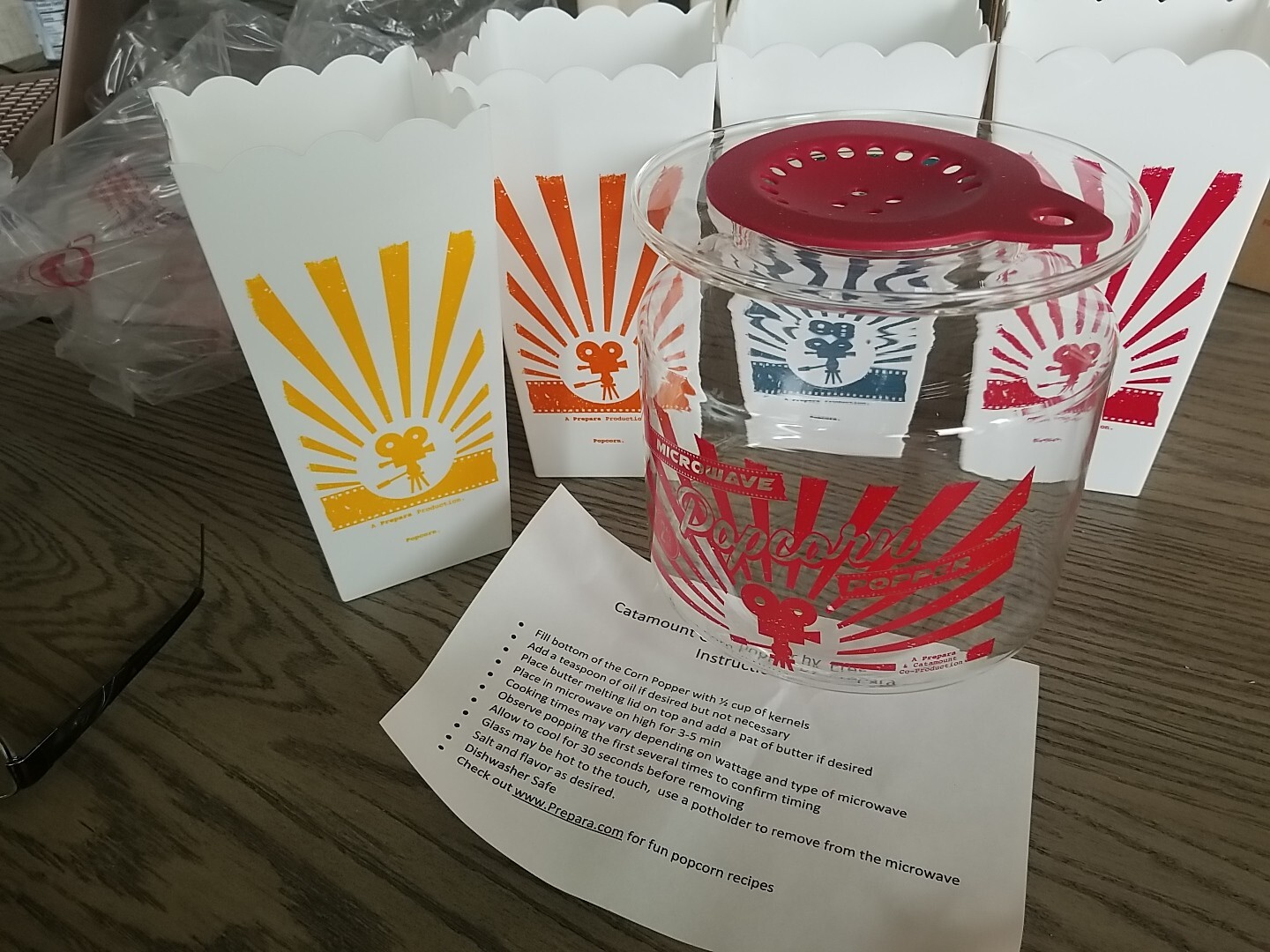 Prepara Microwave Popcorn Glass Popper Gift Set with Containers Maker ...