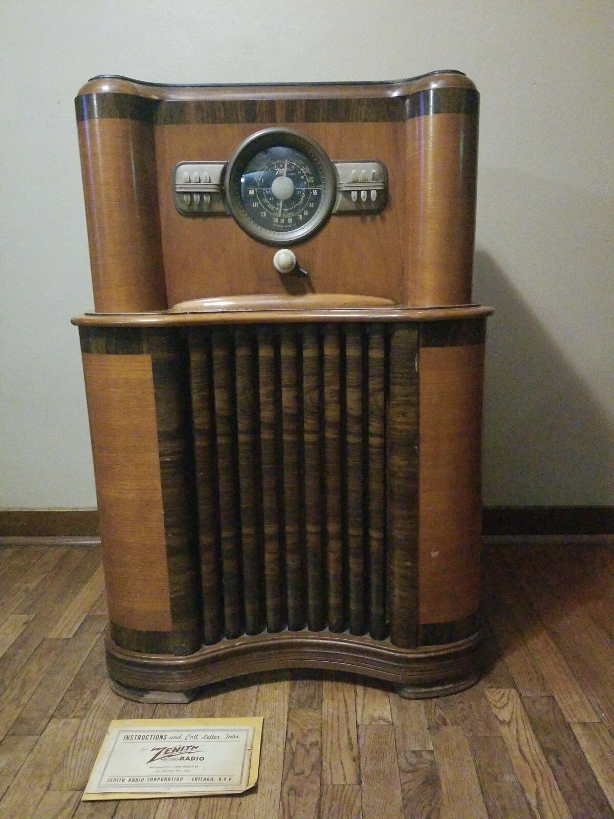 1939 ZENITH Console Radio 5808 with 8-S-463 Chassis & INSTRUCTIONS ...