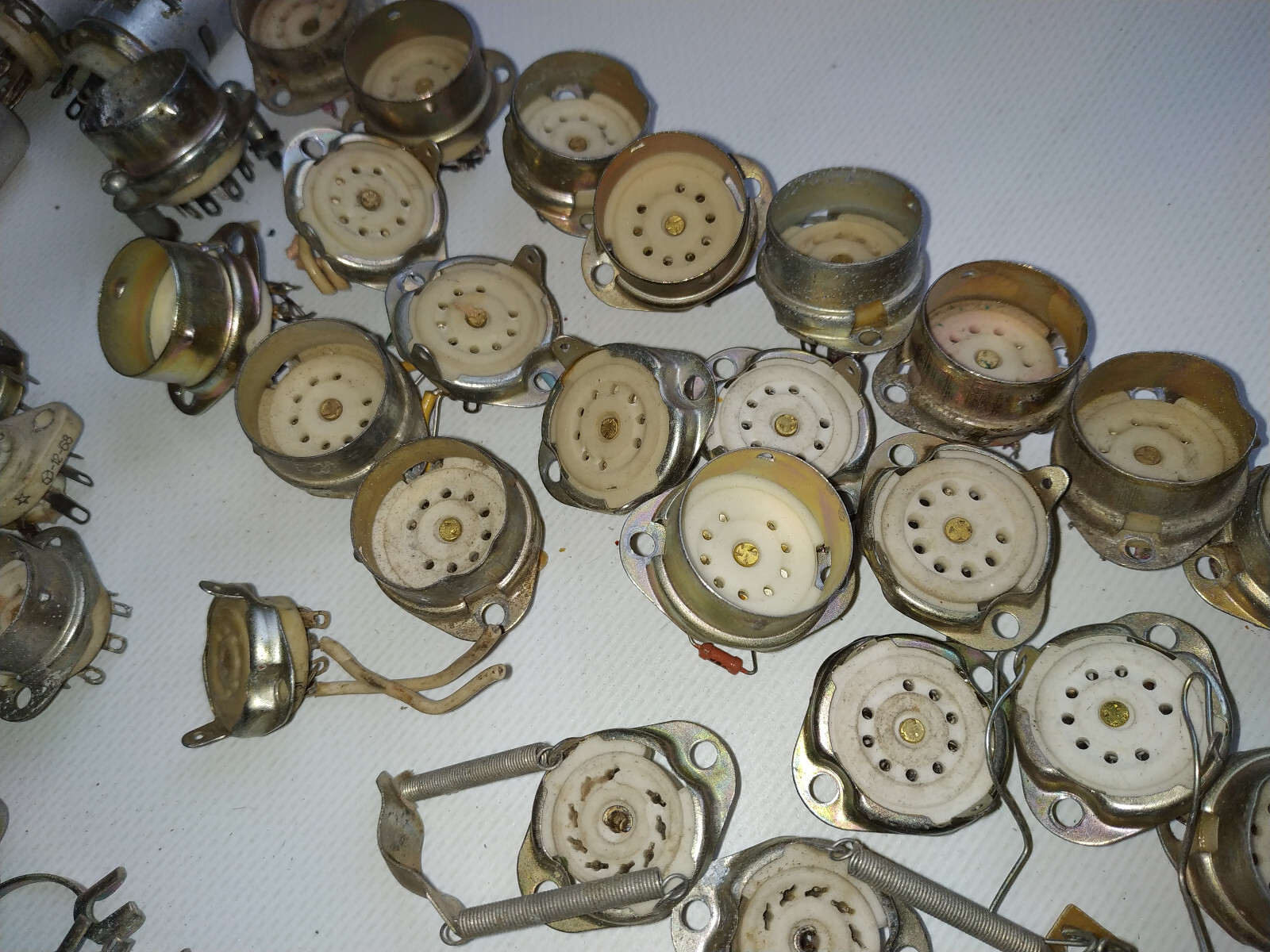 Set of 60pcs Mix Ceramic Sockets for Vintage Soviet Tubes USSR NEW ...