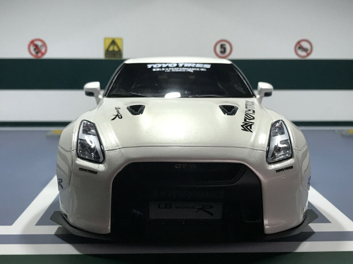 Nissan GT-R R35 LB Liberty Walk 1/18 GT SPIRIT - GT125 | eBay Nissan GT-R R35 LB Liberty Walk 1/18 GT SPIRIT - GT125 | eBay