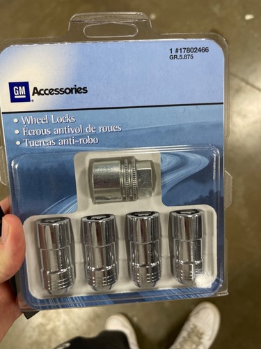 GM # 17802466 CHROME WHEEL LOCK KIT Chevy Cadillac GMC Chevrolet | eBay