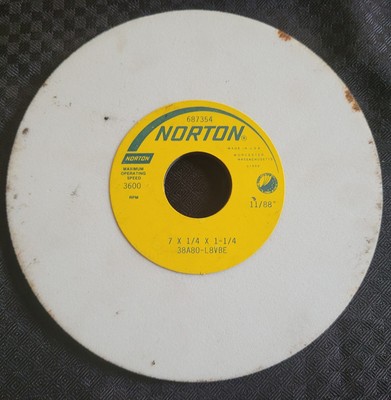 Norton Surface Grinding Wheel 7"x 1/4"x 1-1/4" 38A80-L8VBE | eBay