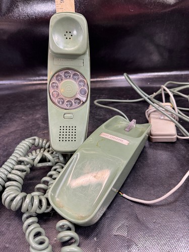 Vintage Bell TRIMLINE Rotary Dial Wall Phone 1973 Avocado Green ...