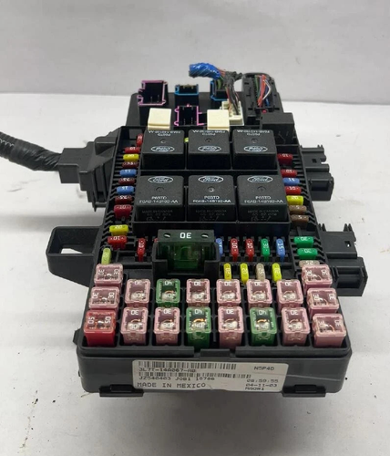 2003 2004 FORD EXPEDITION LINCOLN NAVIGATOR ENGINE FUSE BOX | eBay