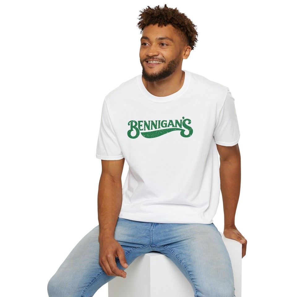 Bennigan's T-shirt 80's 90's Bennigans logo Irish classic distressed ...