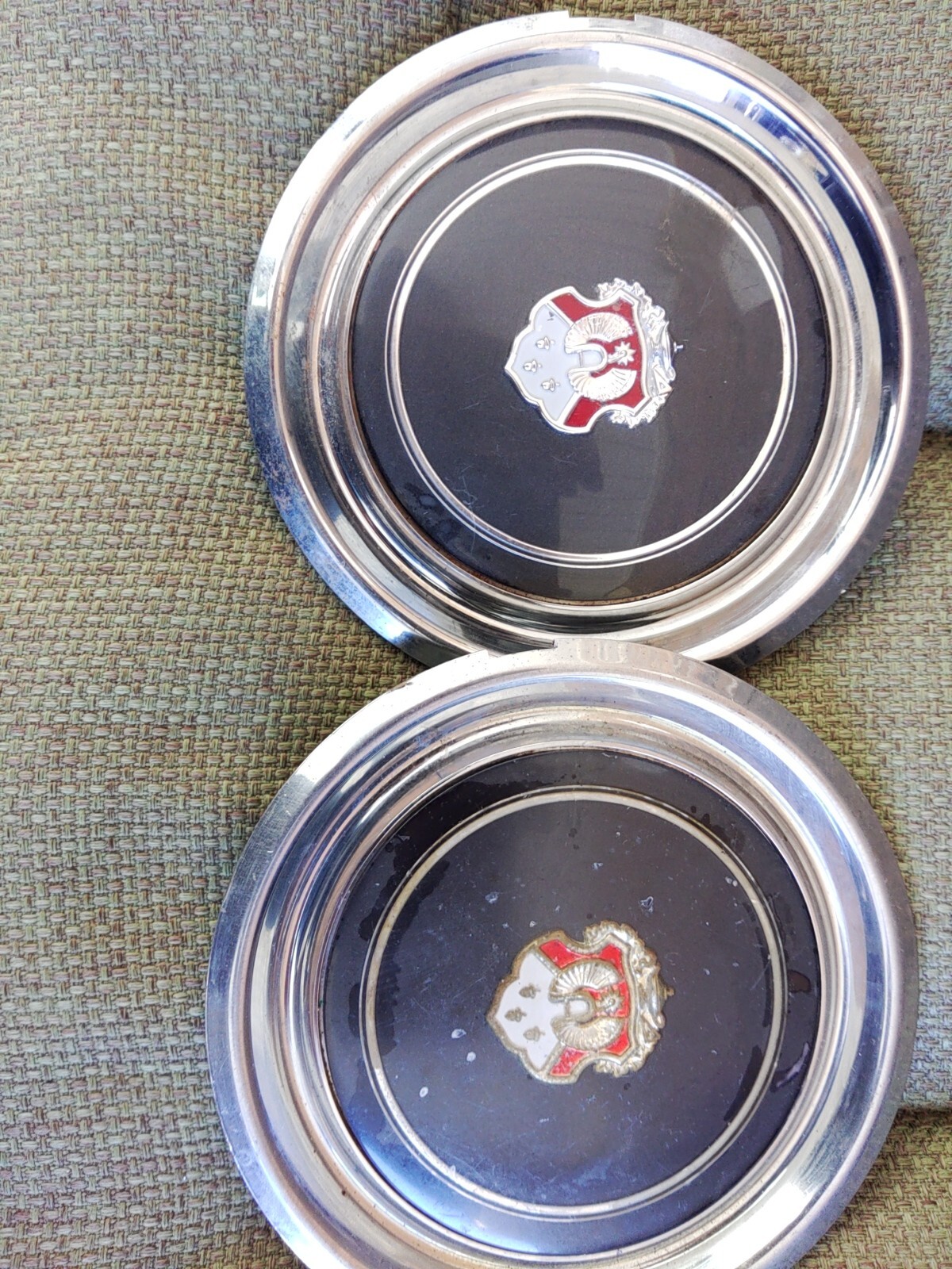 Two OLDSMOBILE Wire Wheel Center Caps 65780 AFT436 | eBay