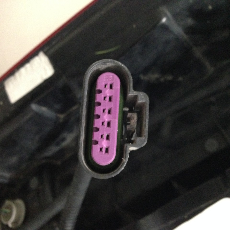 2007-2014 Cadillac Escalade / ESV Right PASSENGER Side Tail Light ...