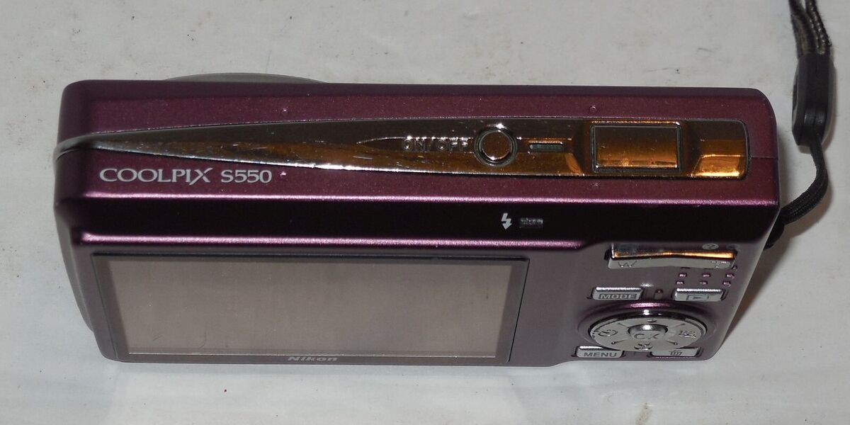 Nikon COOLPIX S550 10.0MP Digital Camera - Plum Tested Works Nikon COOLPIX S550 10.0MP Digital Camera - Plum Tested Works