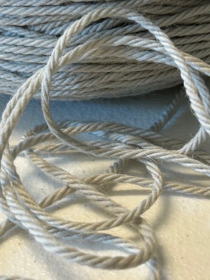 Beautiful Cone Spool Bulky Highland Weaving Craft Wool Yarn 2lb 2oz ...