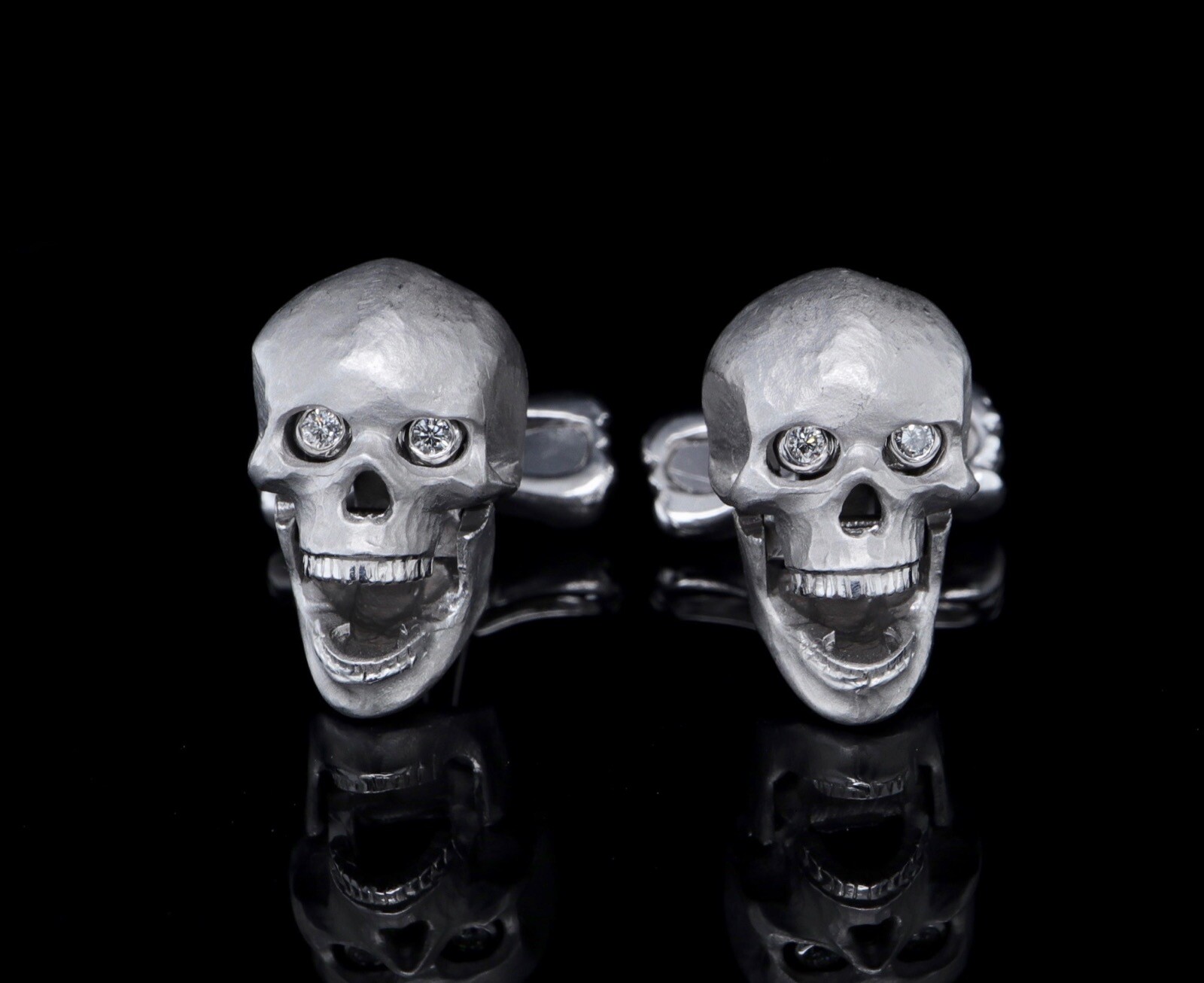 Kiki McDonough Articulated Scull & Crossbone 18ct Gol… - Gem