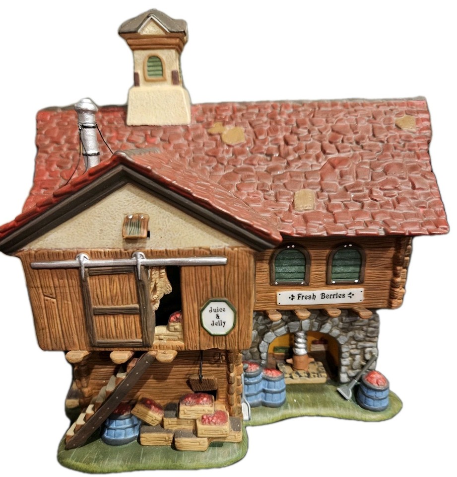 DEPARTMENT 56 New England Village "THE CRANBERRY HOUSE" 56627 ...