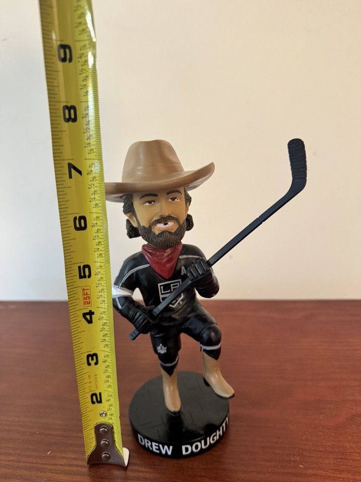 2018-19 LA KINGS DREW DOUGHTY COUNTRY MUSIC NIGHT BOBBLEHEAD SGA open ...