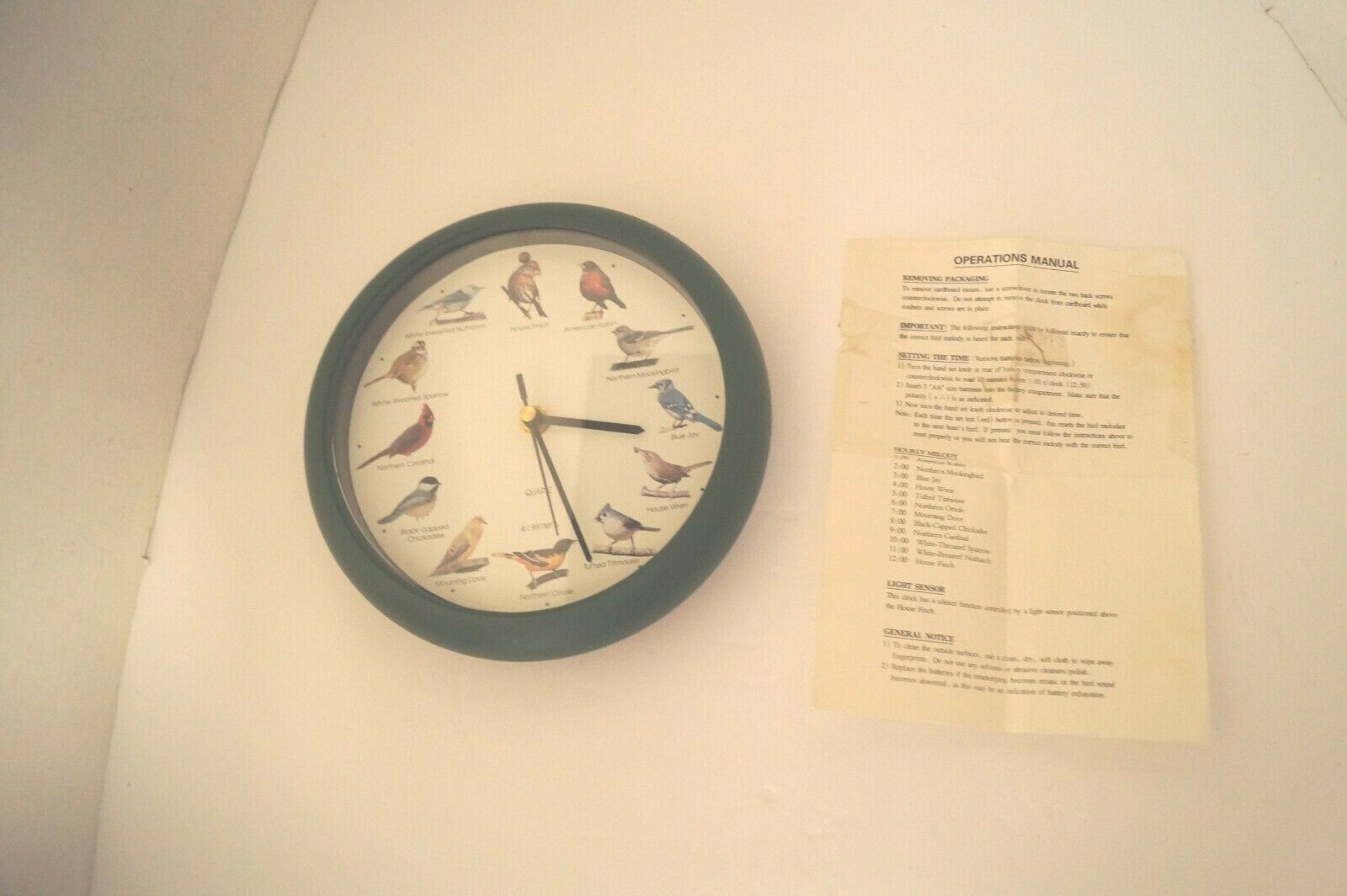 Singing Birds Quartz Chirping Clock MFA 1997 12 Bird Sounds Green 8 ...