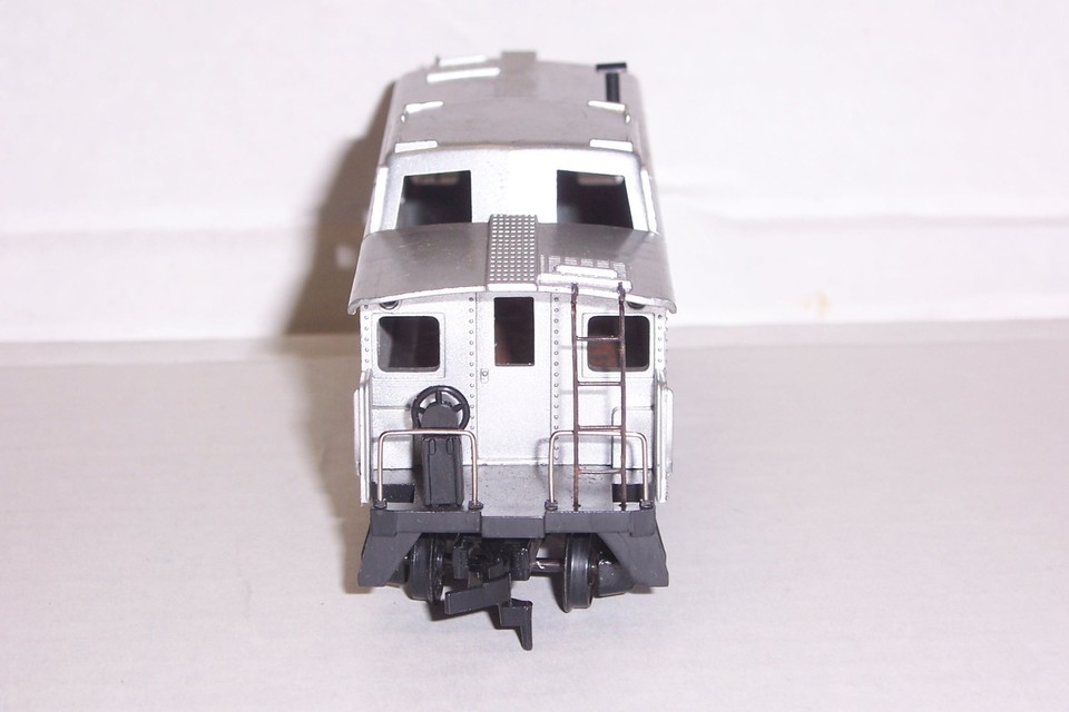 Mantua/Tyco HO Scale EMD F7 Diesel Locomotive w/Caboose - Burlington ...