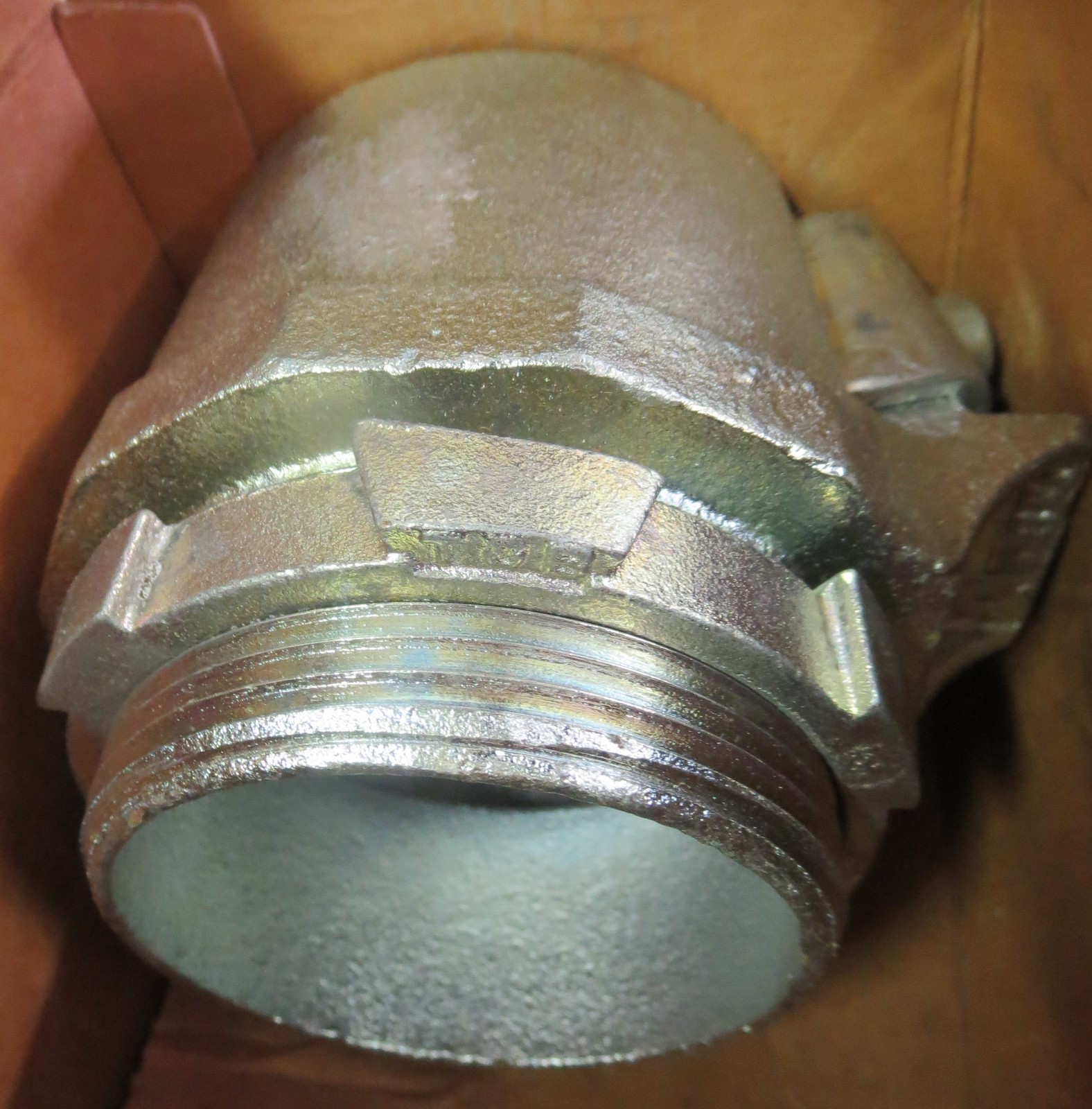 Thomas & Betts 314 2-1/2" ARmored Cable Tite-Bite Connector | eBay