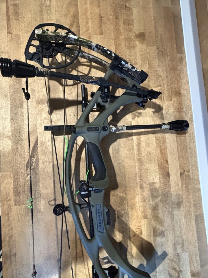 Hoyt Carbon RX-8 Wilderness/Subalpine Bow with IMX2 Rest, Stabilizers ...