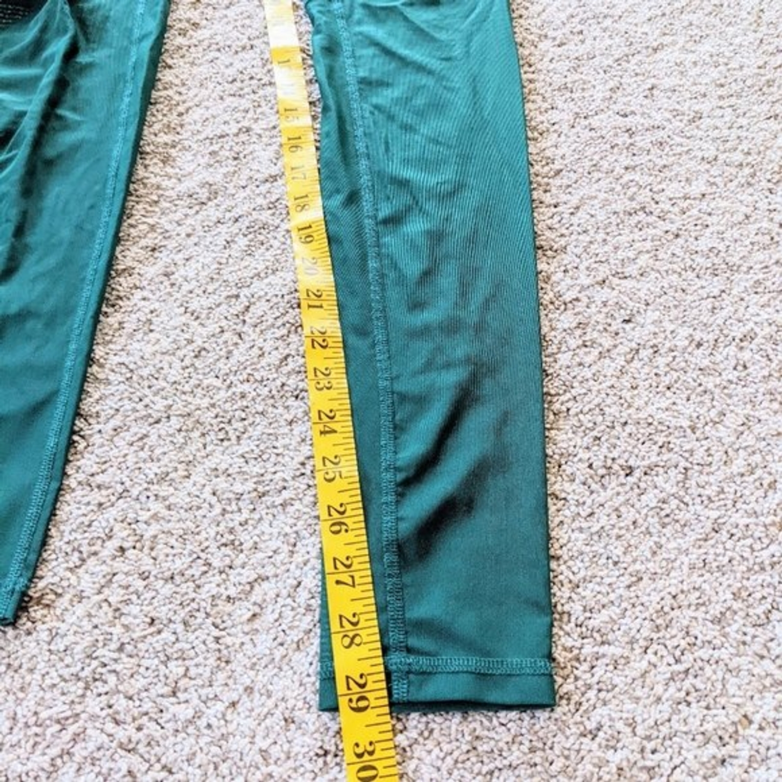 Green Alo Leggings Mesh leg details Small - Gem