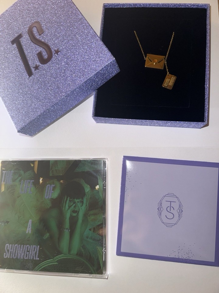 The Life of a Showgirl: It's Rapturous Edition Limited Release Deluxe ...