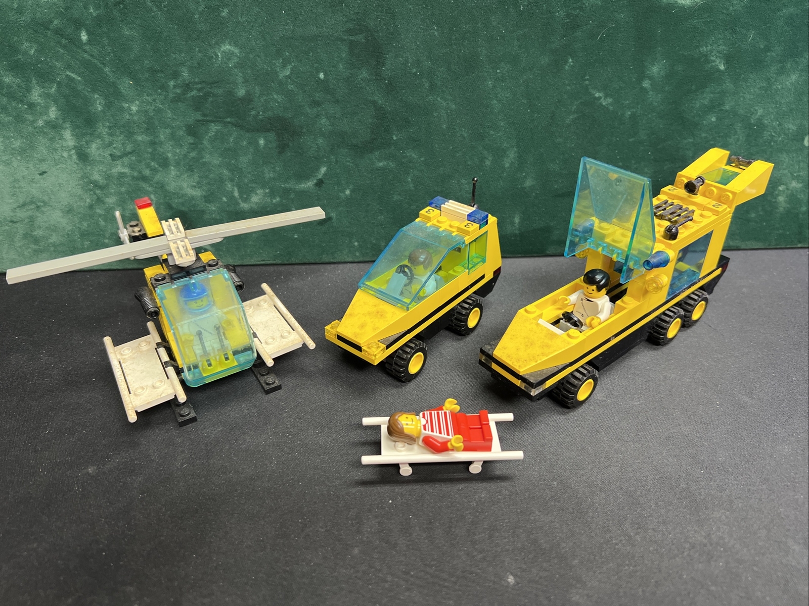 vintage lego 1992 trauma team 1896 emt rescue helicopter & trucks As Is ...