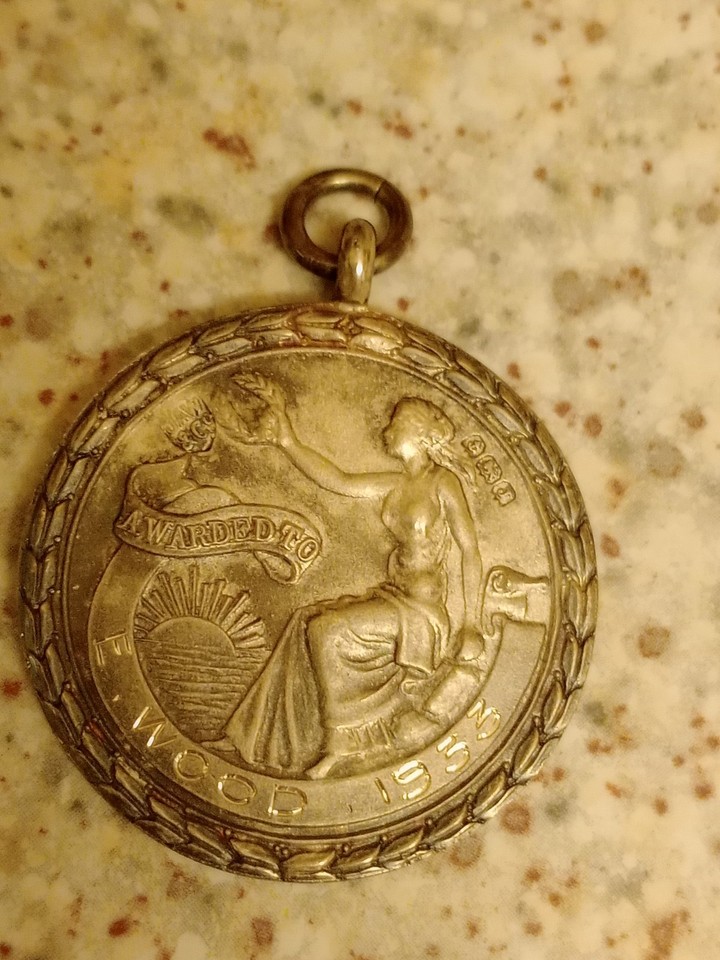 VINTAGE SILVER MEDAL THE ROYAL LIFE SAVING SOCIETY AWARD OF MERIT 1933 ...