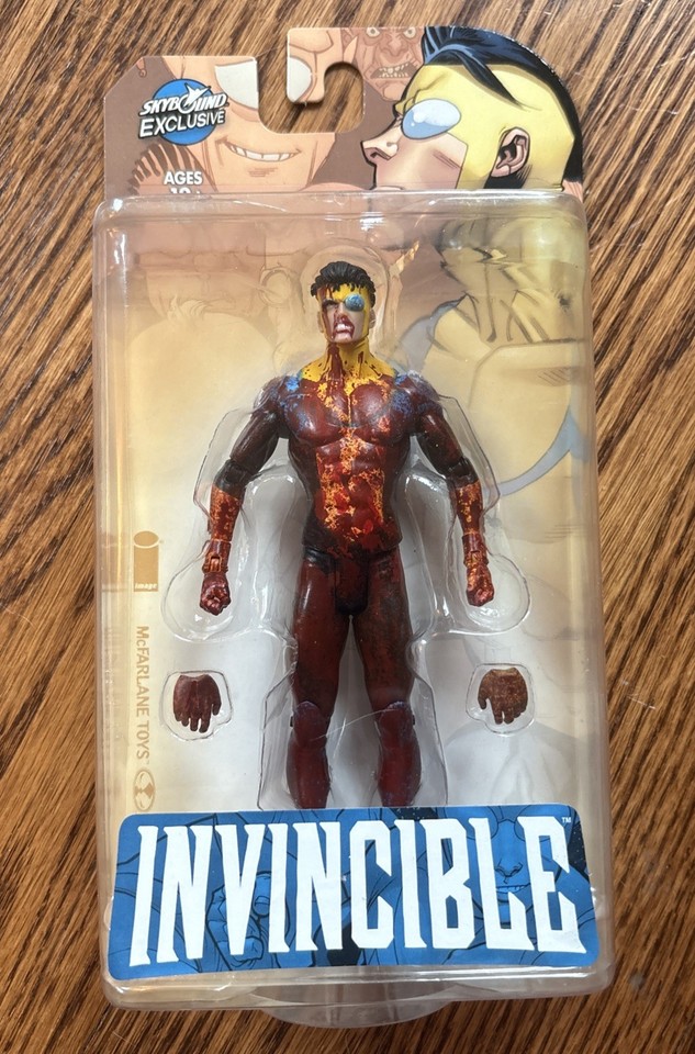 Invincible Skybound Exclusive 2017 Action Figures- Yellow Suit and ...