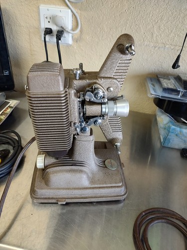 Vintage Revere Model 85 8mm Film Projector w/ Projector Case, Reel ...