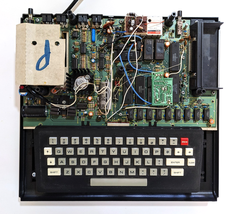 Radio Shack TRS-80 Color Computer 1 26-3002 PAL version - modified ...