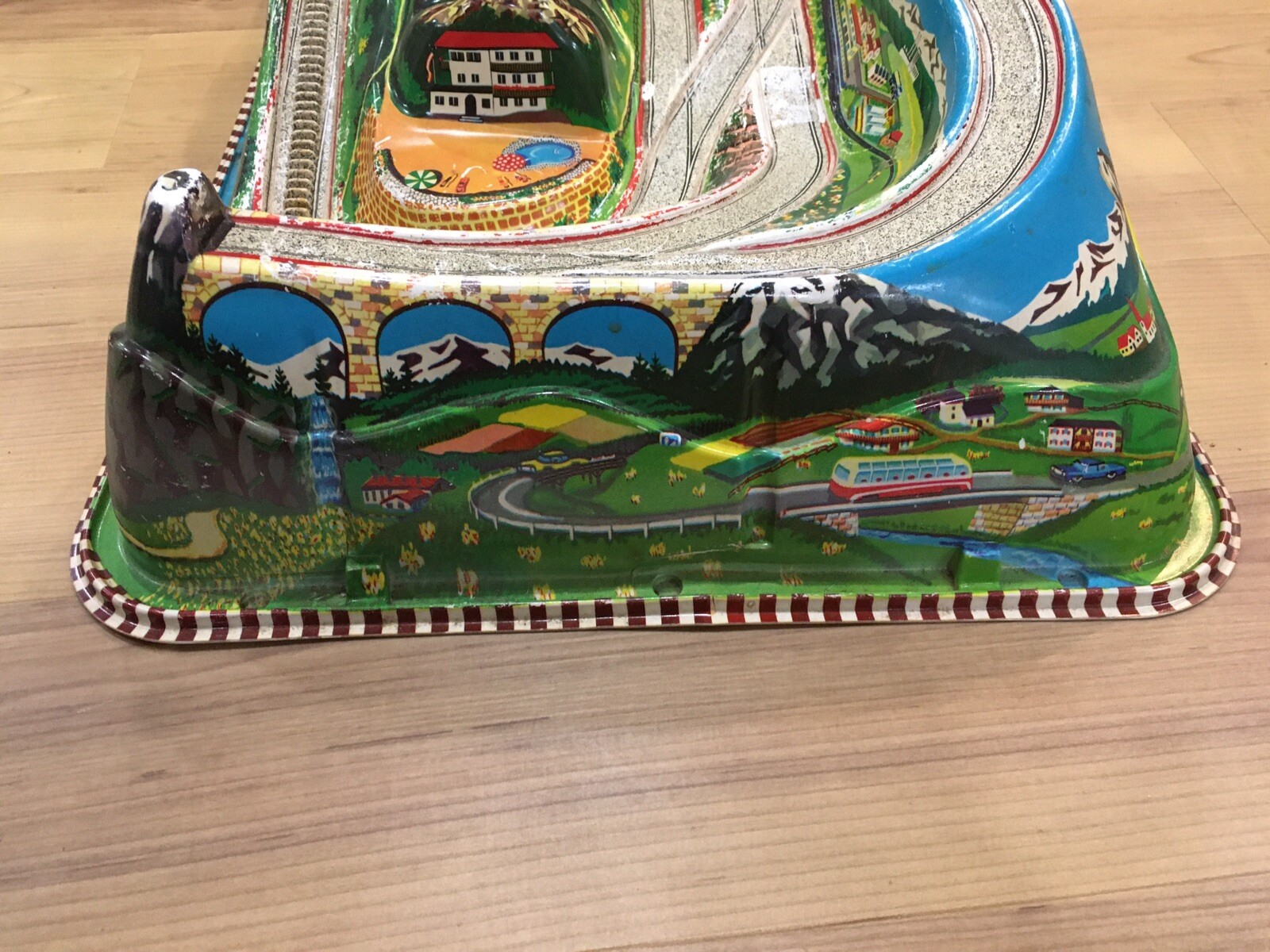 VTG Technofix 1960s Tin litho Wind Up Rocky mountain dual Train Track W ...
