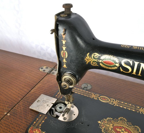 *Vintage SINGER Sewing Machine Table & Sewing Machine w. Accessories | eBay