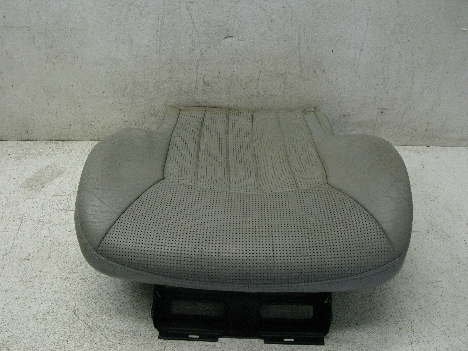2004 CL55 AMG 00-06 MERCEDES W215 CL600 LOWER SEAT SKIN PASSENGER FRONT ...