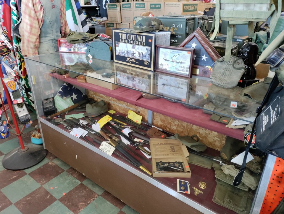 ONE-MILITARY SURPLUS KITCHEN M59 FIELD RANGE STOVE OVEN NO POTS,PANS Or ...