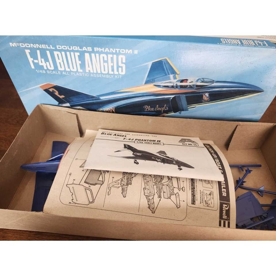Aurora McDonnell Douglas Phantom ll F-4J Blue Angels Vintage Model Kit ...
