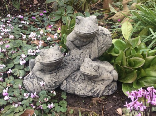 STONE GARDEN FROG FAMILY ON LOG STATUE ORNAMENT TRIPLE FROGS 🐸🐸🐸 | eBay