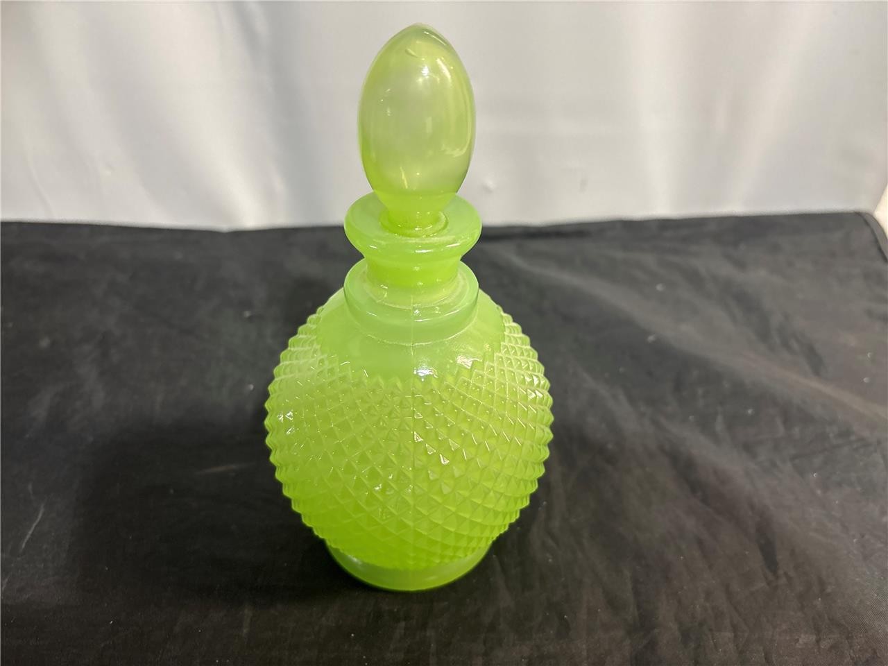 Fenton Glass Lime Green Jadeite Perfume Bottle w/ Stopper Diamond Cut ...