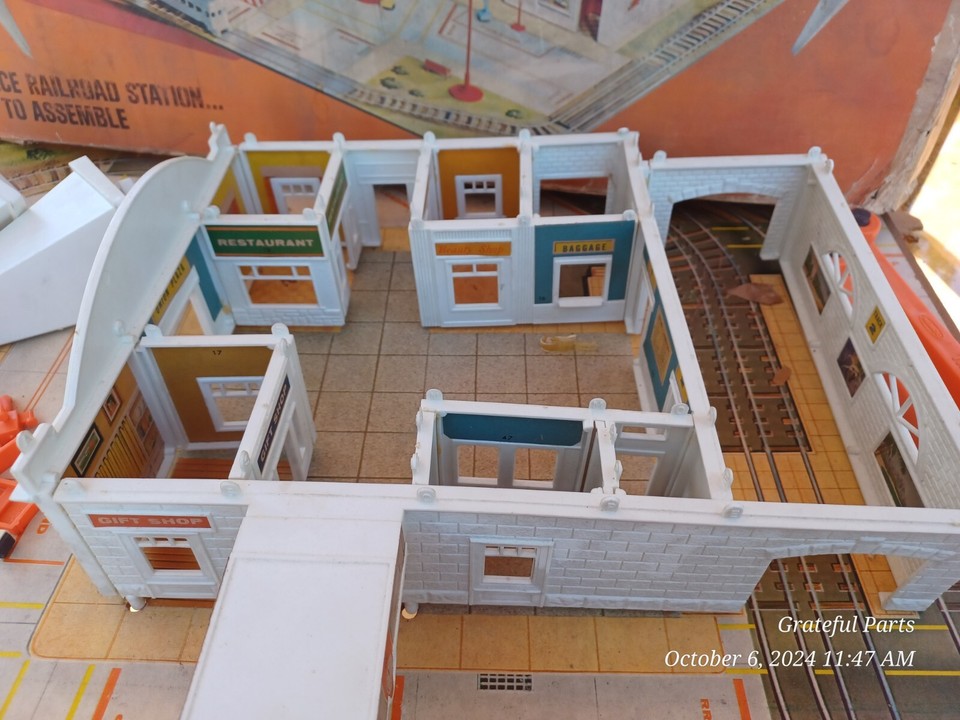 1964 Remco Magnetic Thimble City #670 & Union Station #672 Playsets ...