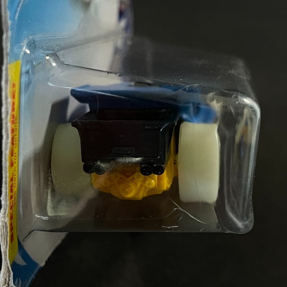 2018 Hot wheels HW GLOW WHEELS 3/10 ARISTORAT #357 Blue 50th ...