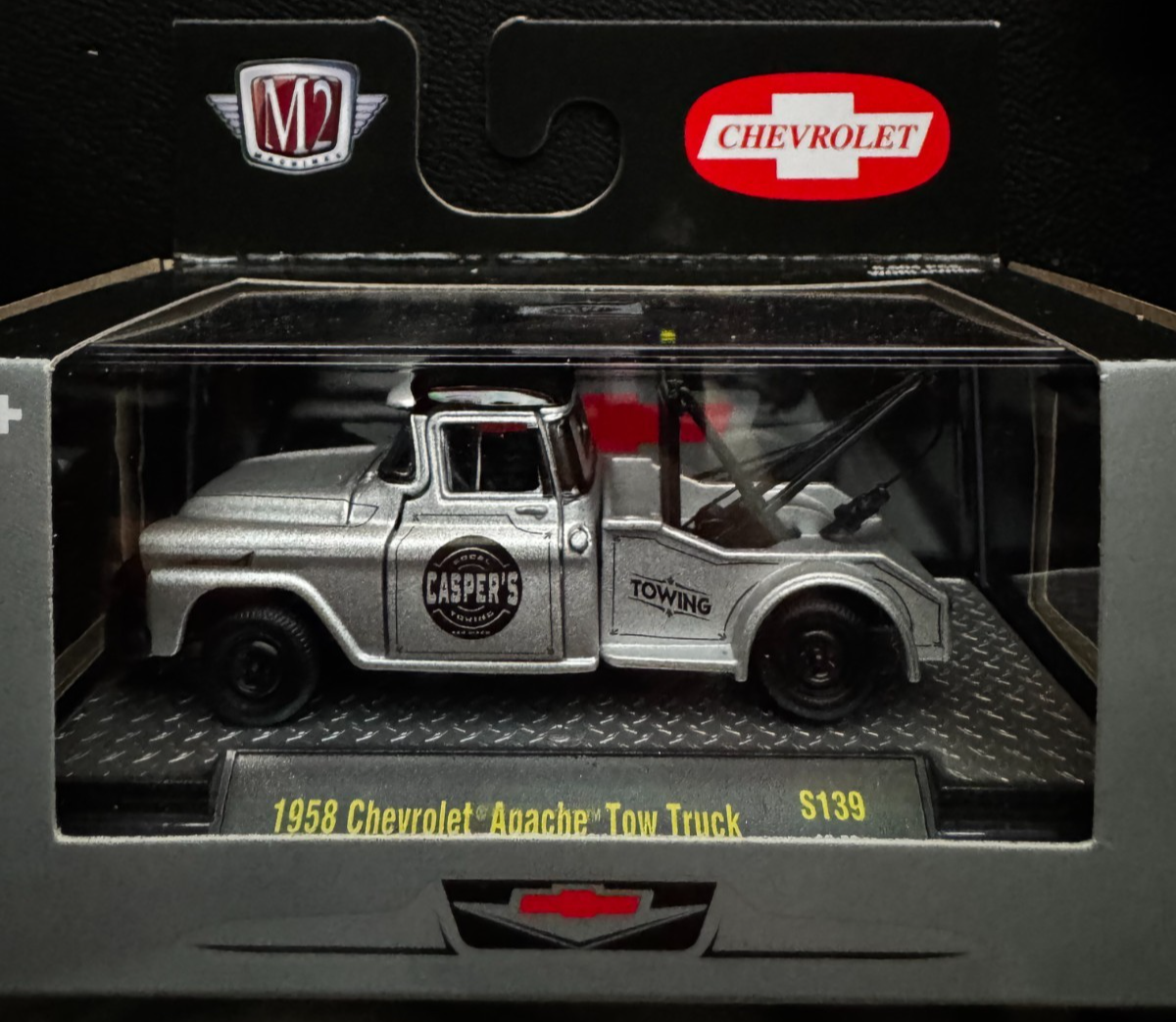 1958 Chevrolet Apache Tow Truck, 1/64 Scale, M2 machines, 25-58 ...