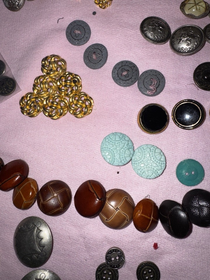 HUGE Vintage Button Lot & 2 Antique Blue Mason Jars Sewing Craft Hoard ...