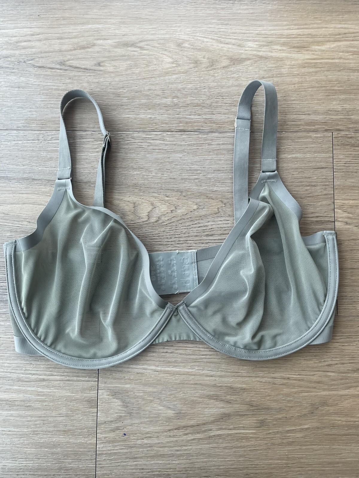 Cuup Sage Green The Plunge Bra 34G - Gem